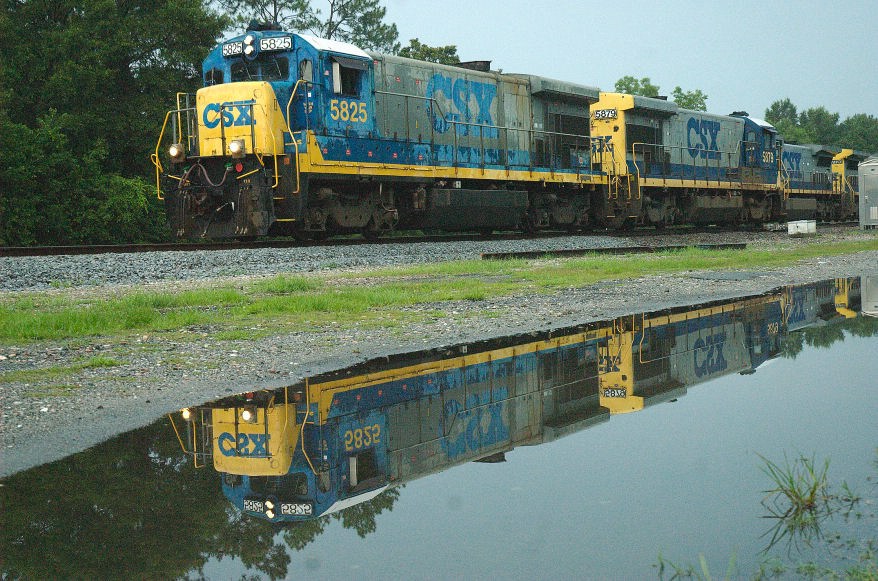 CSXT 5825